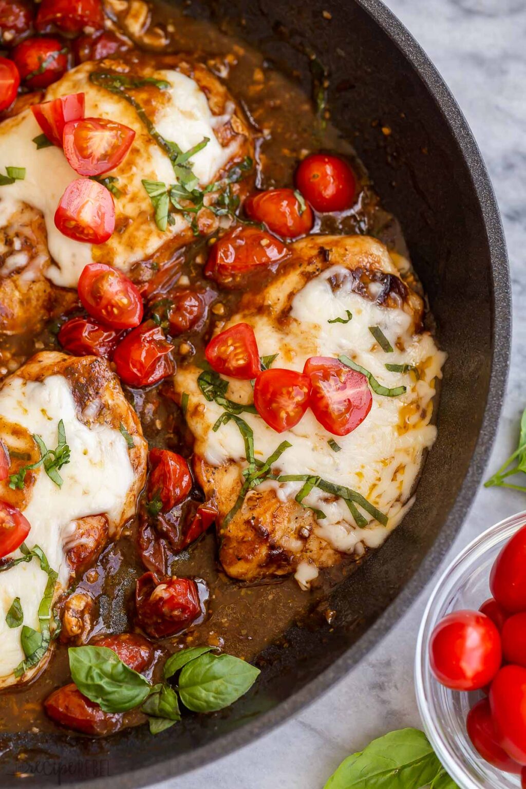 Chicken Caprese Skillet - The Recipe Rebel [VIDEO]
