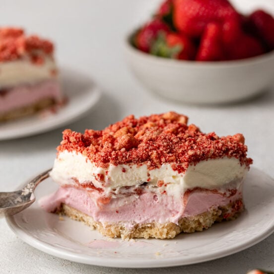 No Churn Birthday Cake Ice Cream The Recipe Rebel [video]
