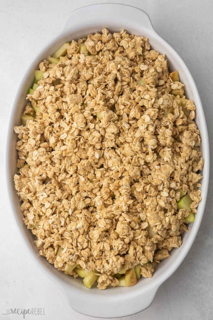 Easy Apple Crisp - The Recipe Rebel [VIDEO]