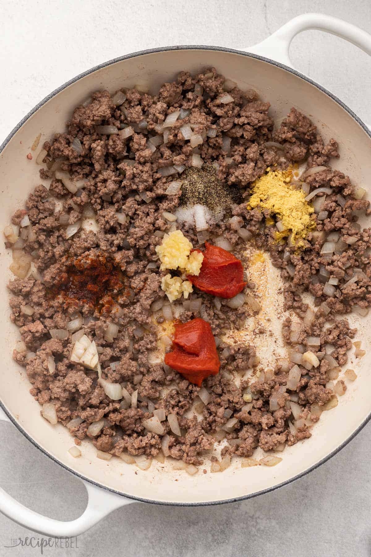 One Pan Cheeseburger Pasta recipe - The Recipe Rebel [VIDEO]