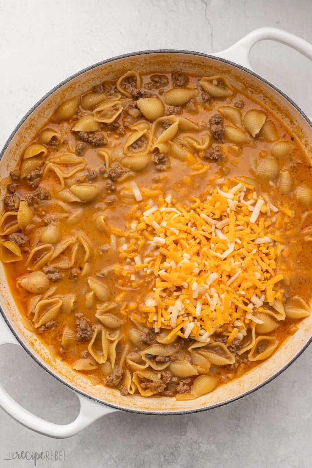 One Pan Cheeseburger Pasta recipe - The Recipe Rebel [VIDEO]