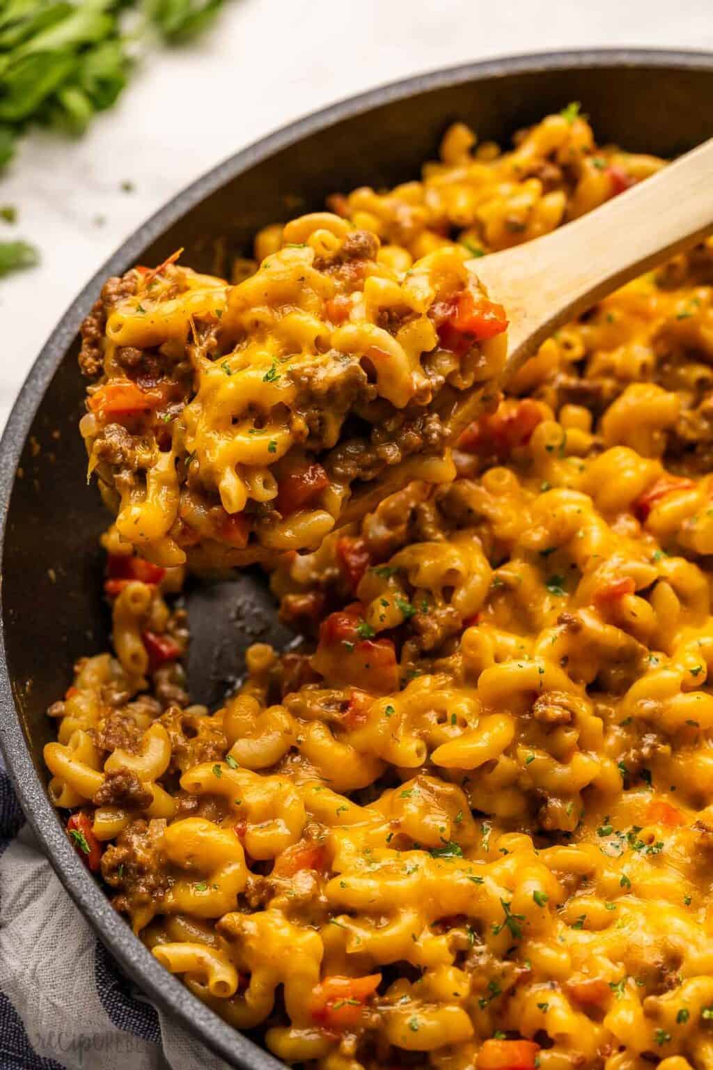 ONE POT One Pan Taco Mac recipe (easy ground beef dinner!) - The Recipe ...