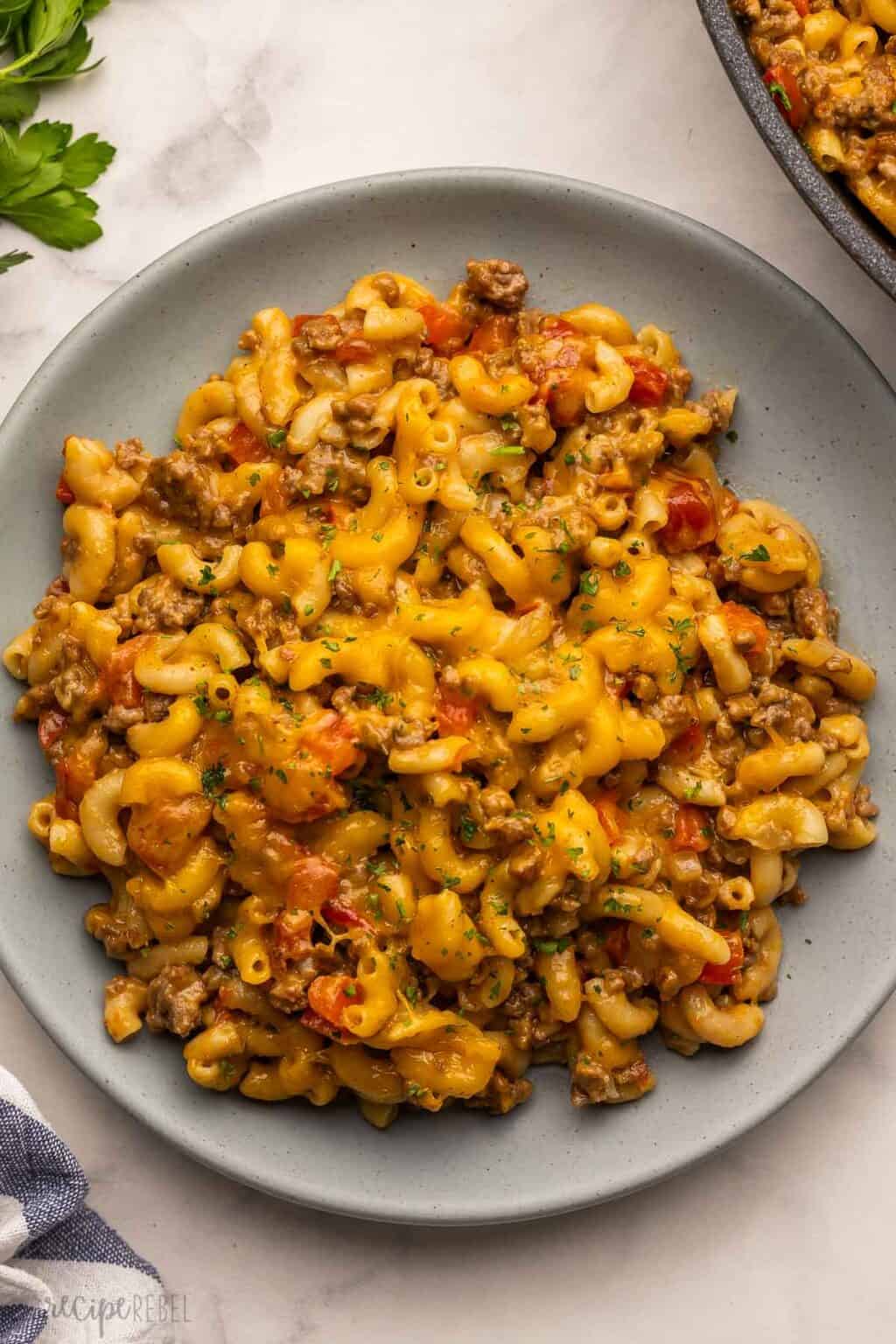 ONE POT One Pan Taco Mac recipe (easy ground beef dinner!) - The Recipe ...