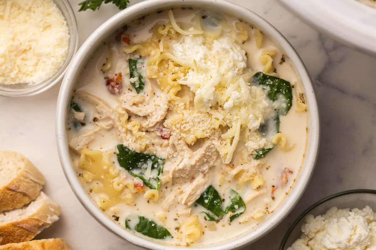 Creamy White Lasagna Soup [VIDEO]